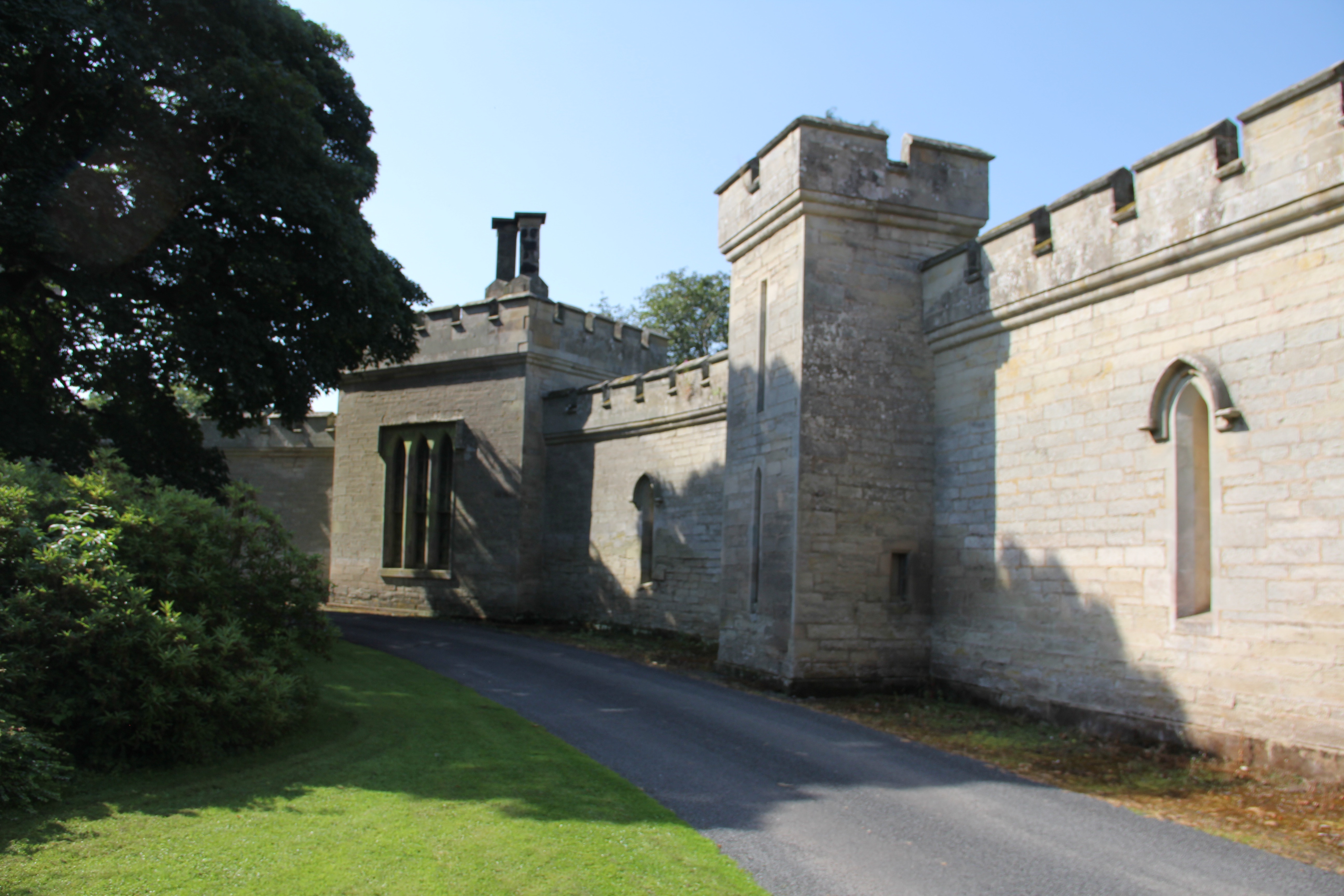 EXTT 4281 - Duns Castle - Locations - Film Edinburgh