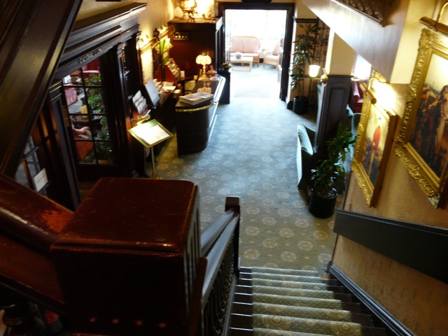 Braid Hills Hotel stairs down - Best Western Braid Hills Hotel ...