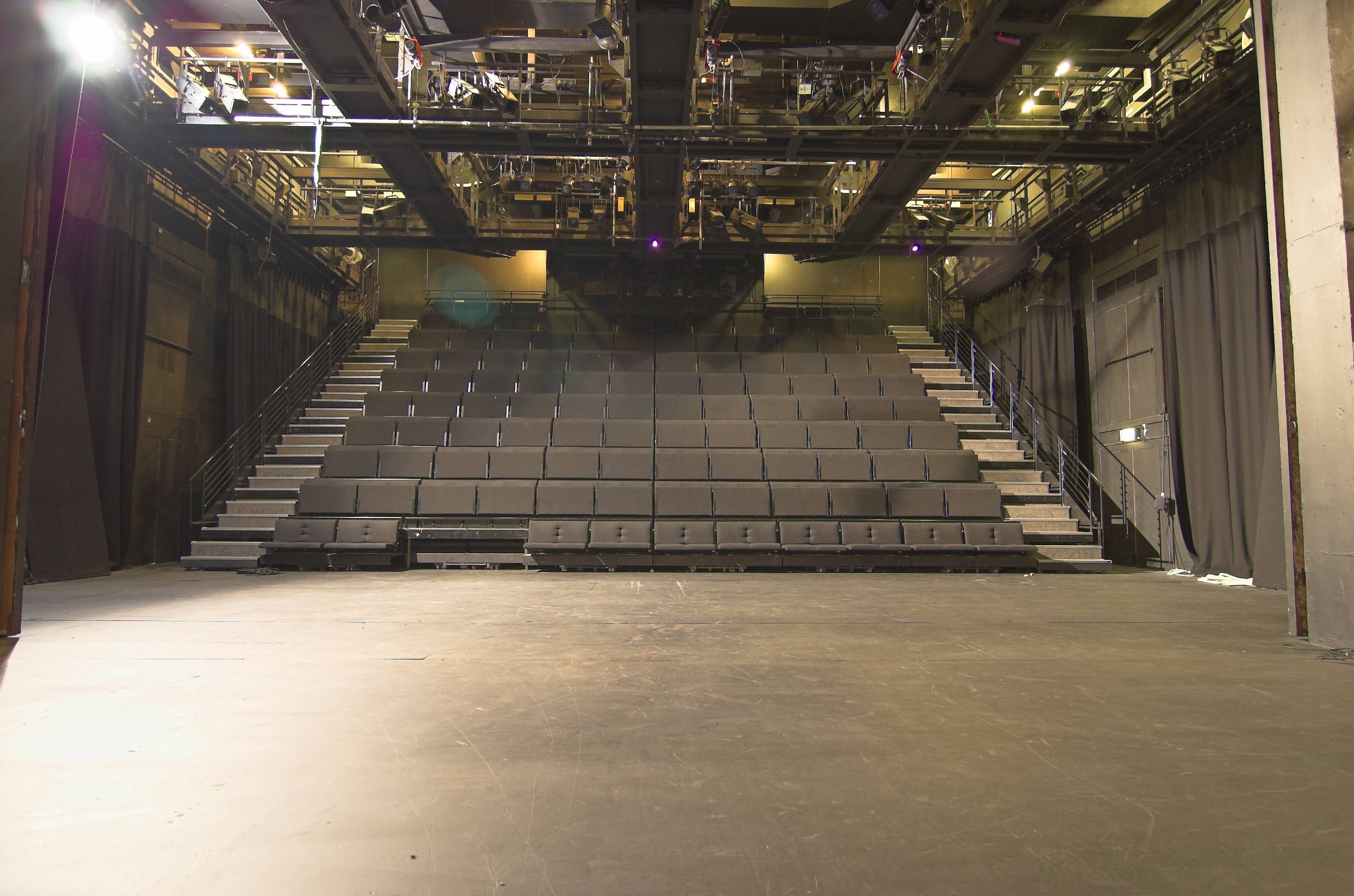 Traverse 1 End on 2 - Traverse Theatre - Locations - Film Edinburgh