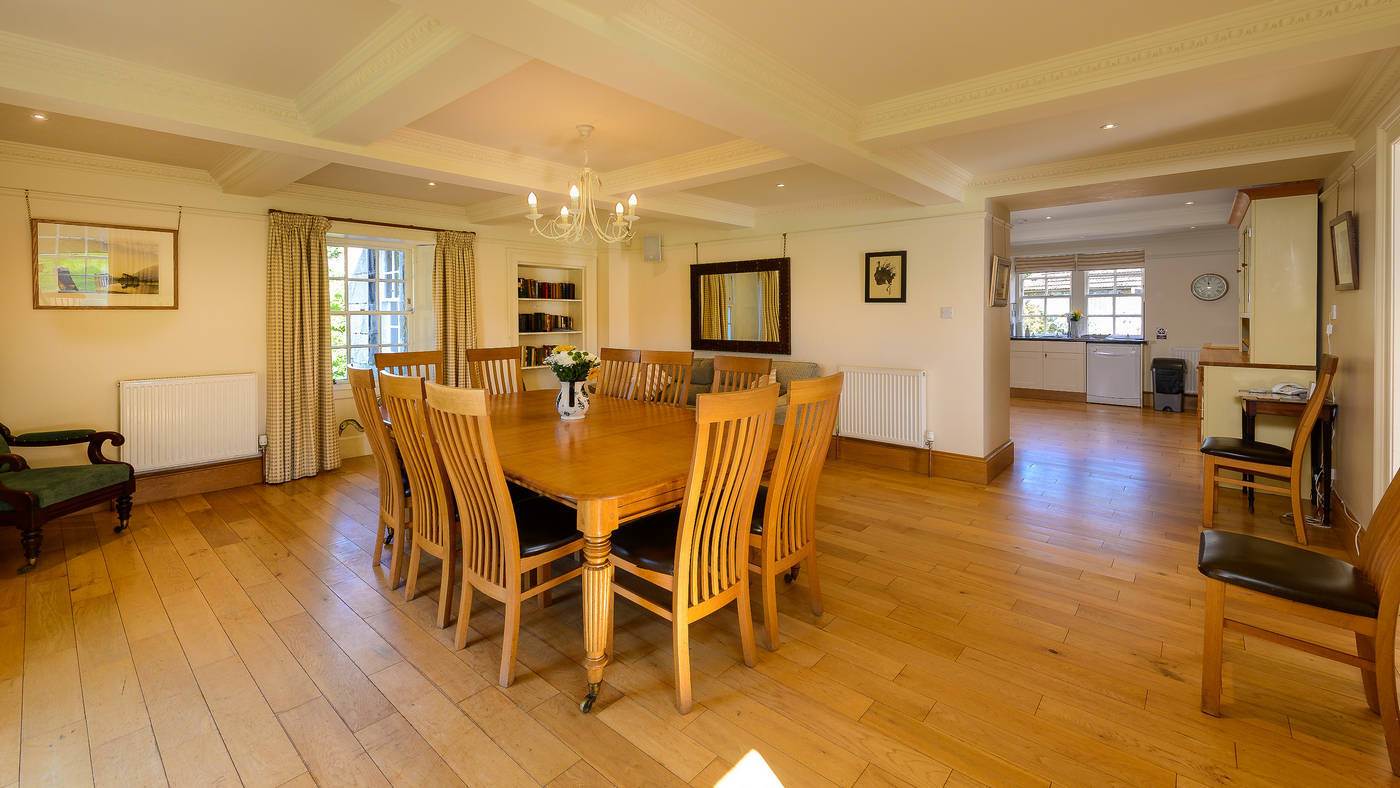 4 Dining Room - 13181 - Locations - Film Edinburgh
